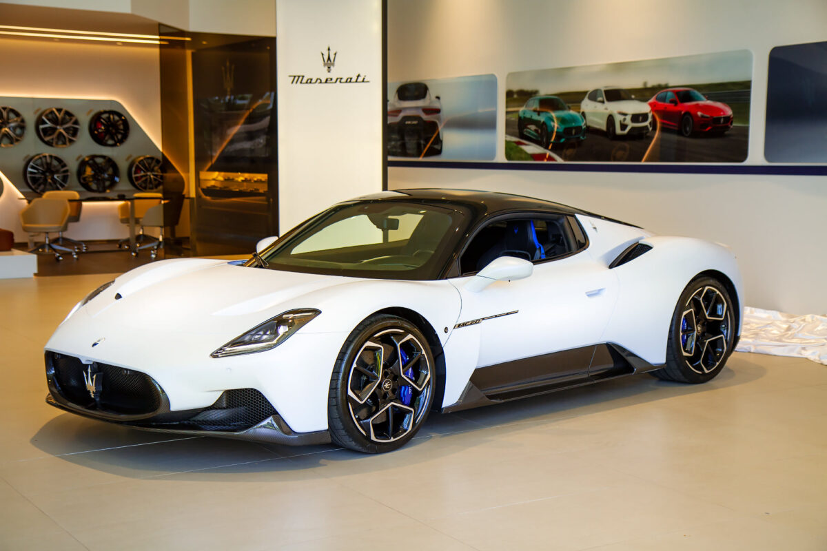 ABBIAMO PRESENTATO LA NUOVA MASERATI MC20 NEL NOSTRO SHOWROOM CATANESE ...